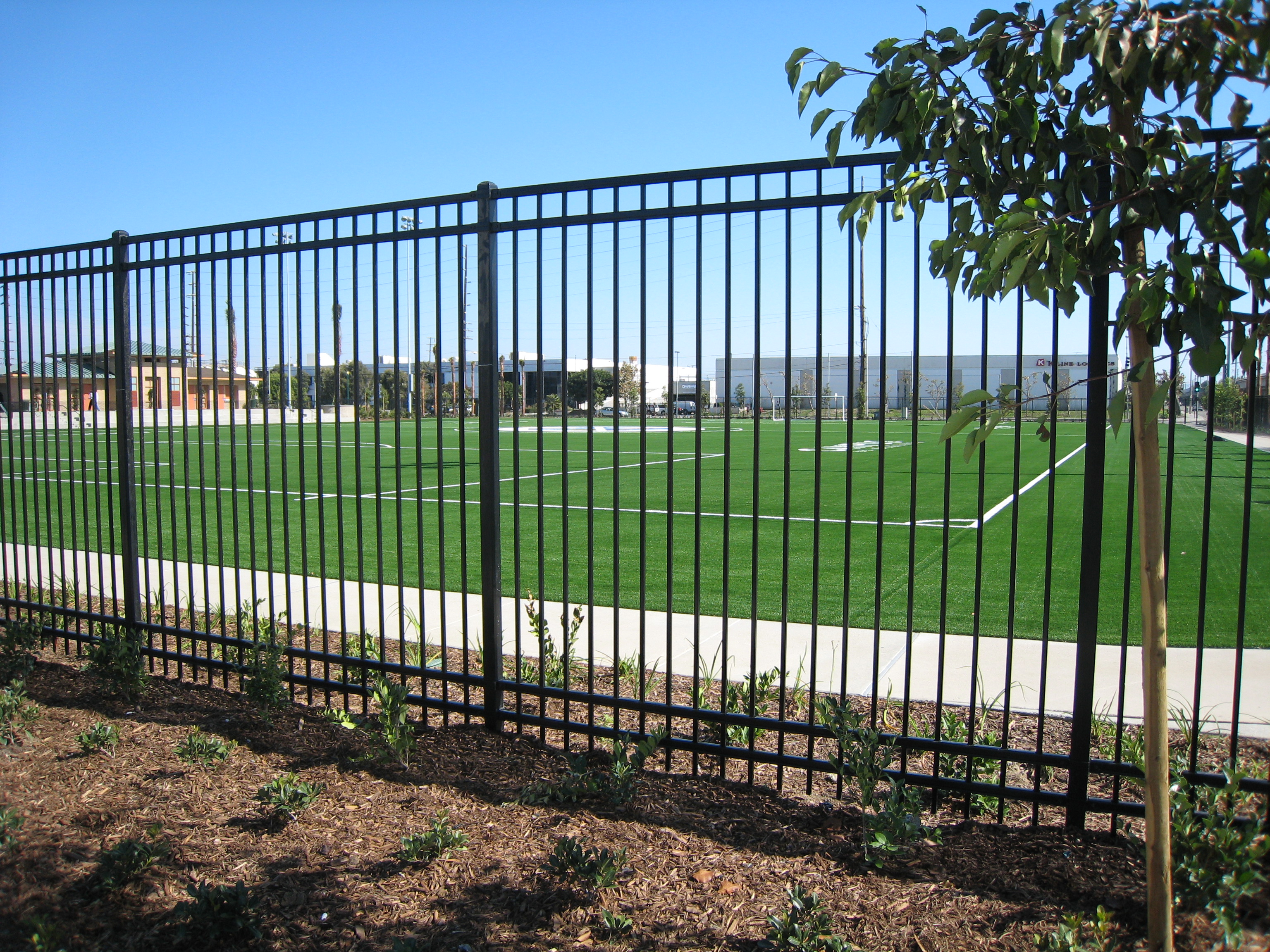 El Segundo - 8' Montage Plus Majestic 009 - Eagle Fence Distributing, LLC